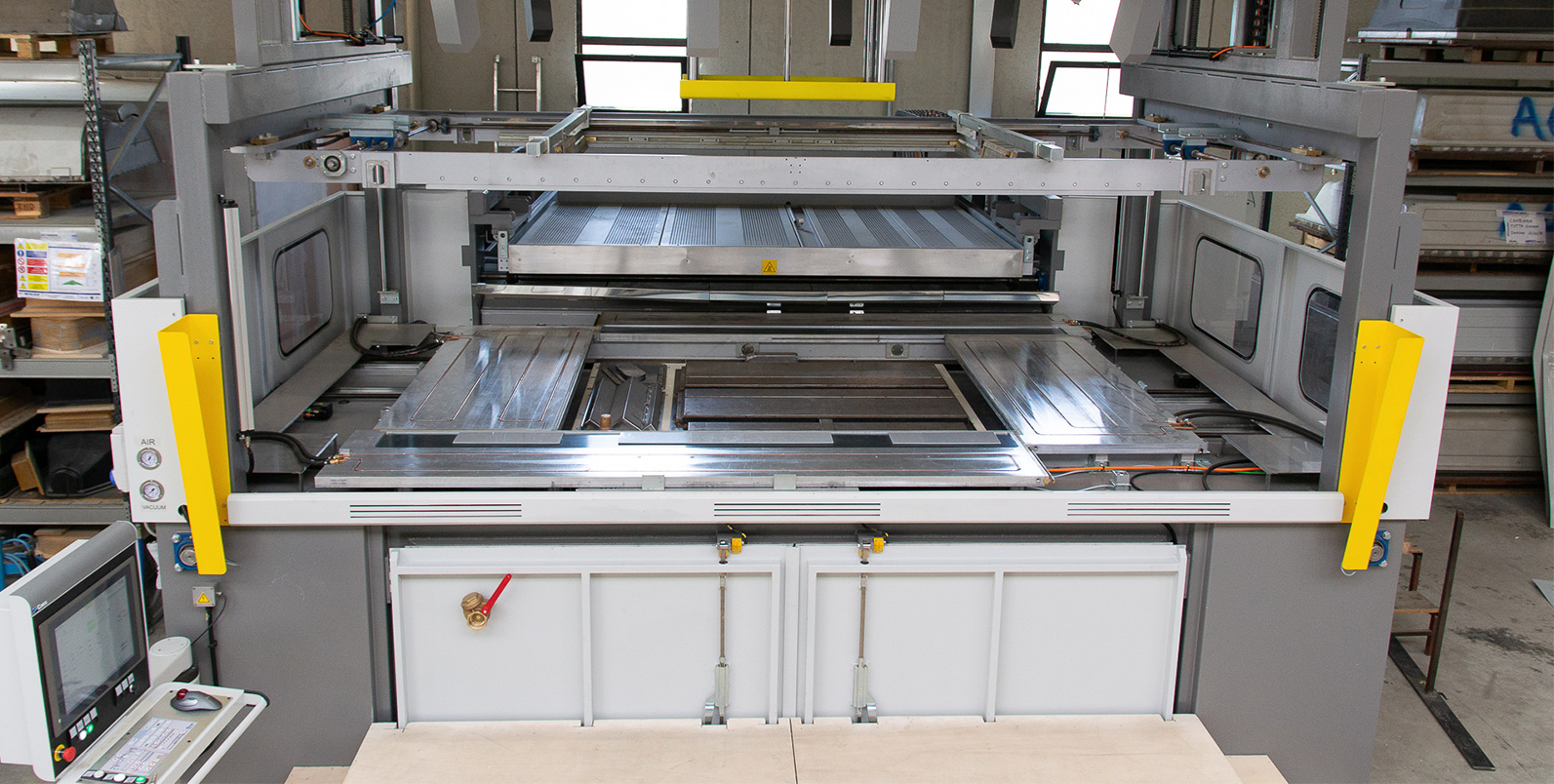 HOME - MAPICO PLAST EUROPA | TERMOFORMATURA A CALDO | LAVORAZIONE PLASTICA